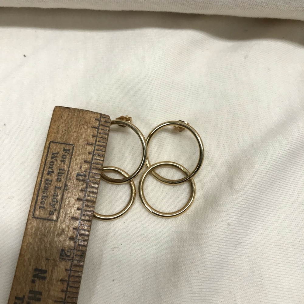 14k Gold Interlocking Hoops - Gem